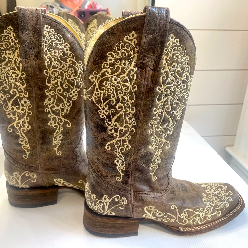 Corral Boots - Iconic Lisa Model - A2663 - The Weddin… - Gem